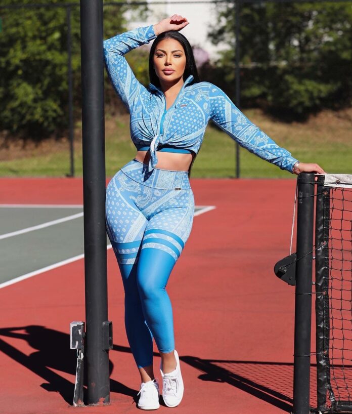 La Reina Has Arrived On Time | Dirty Biker Society