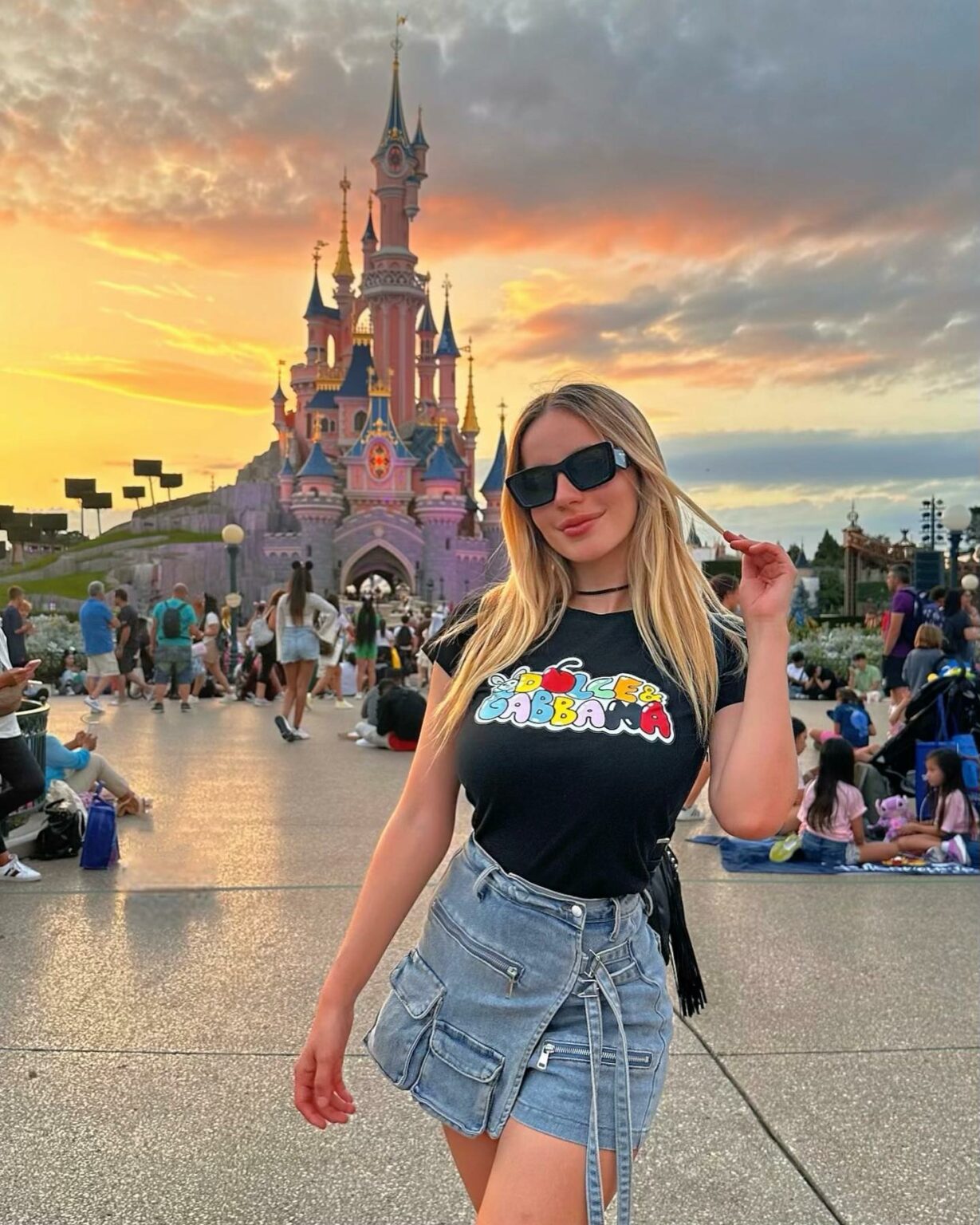 Gather Around for The Beauty of Aimee | Dirty Biker Society