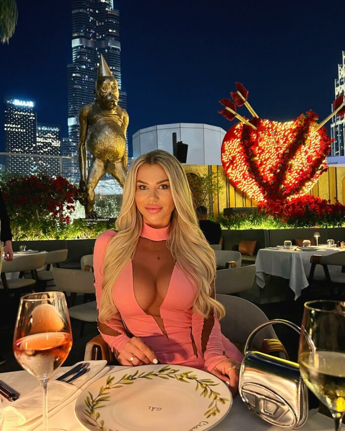 Amy Looks Like A Million Bucks | Dirty Biker Society