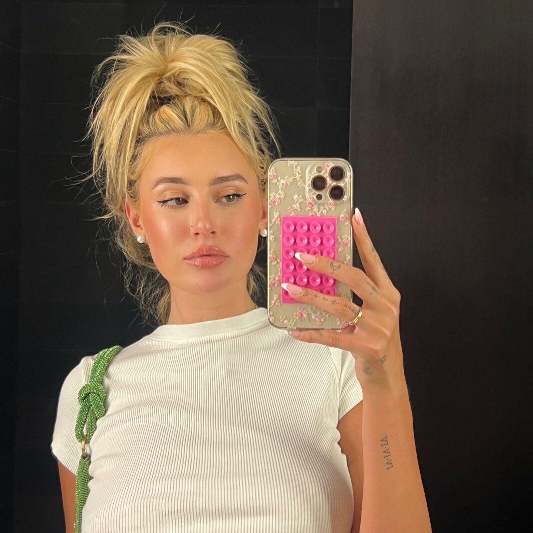 Carly Looks Like A Million Bucks | Dirty Biker Society